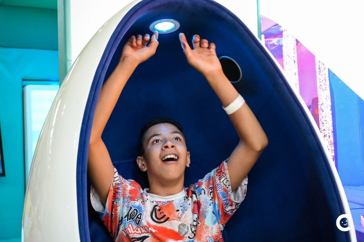 Egg Chair with Mood Light & Sound System | Multi-Sensory | Creative ...